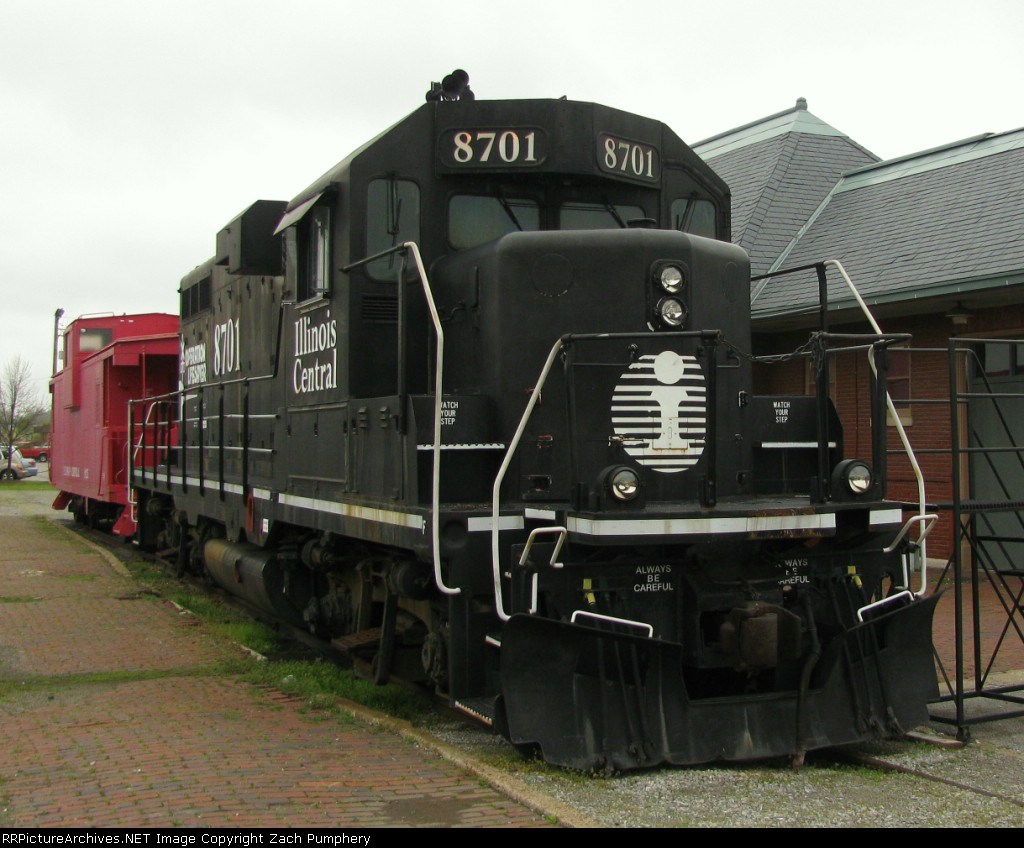 Displayed IC 8701 - GP11